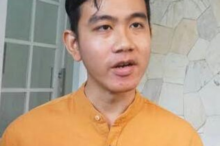 Usai Pengundian Nomor Urut Gibran Sudah Ngantor Lagi, Belum Ajukan Cuti ... Usai Pengundian Nomor Urut Gibran Sudah Ngantor Lagi, Belum Ajukan Cuti ...